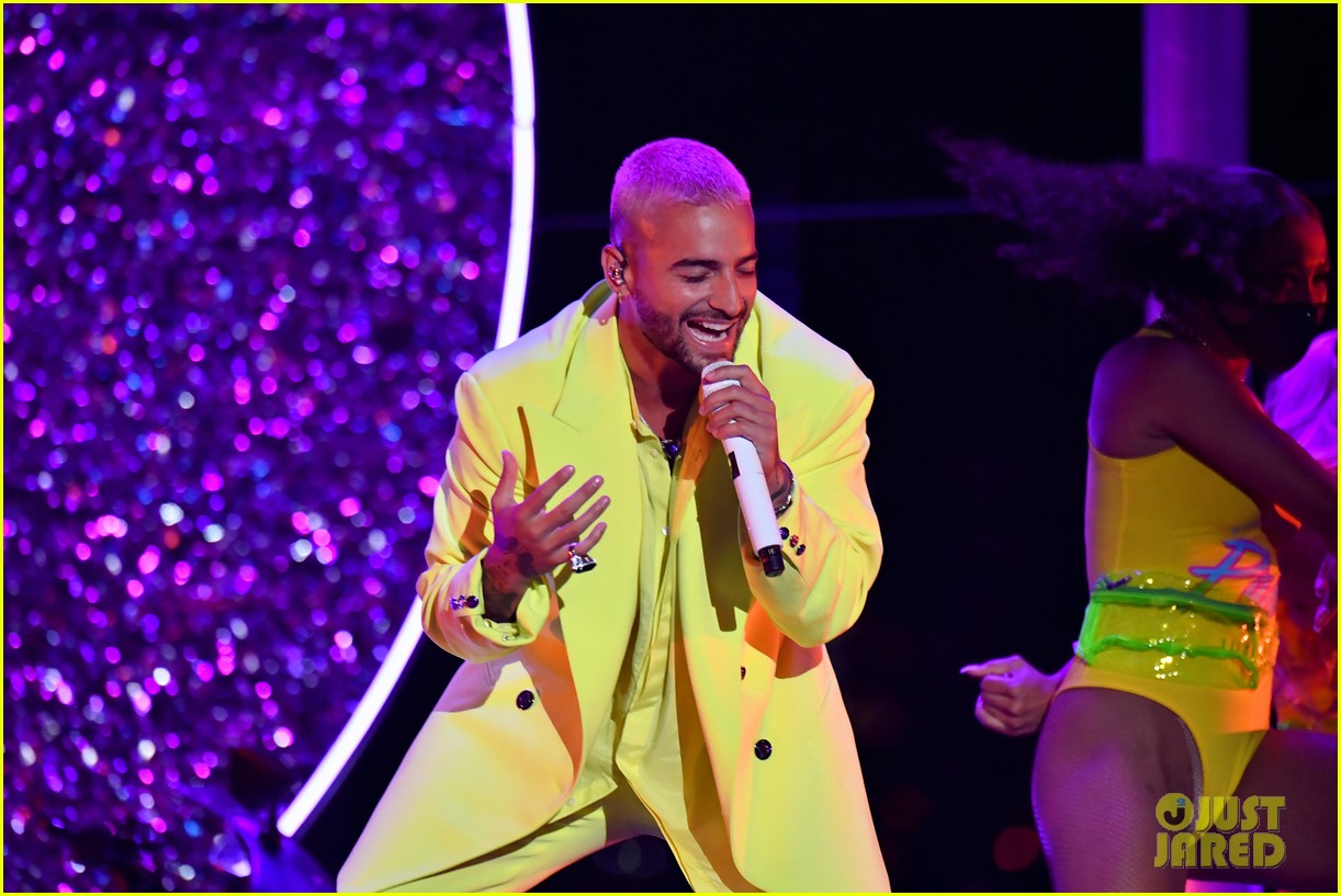 Maluma Wins His First Ever MTV VMAs Award!: Photo 4479287 | Pictures ...