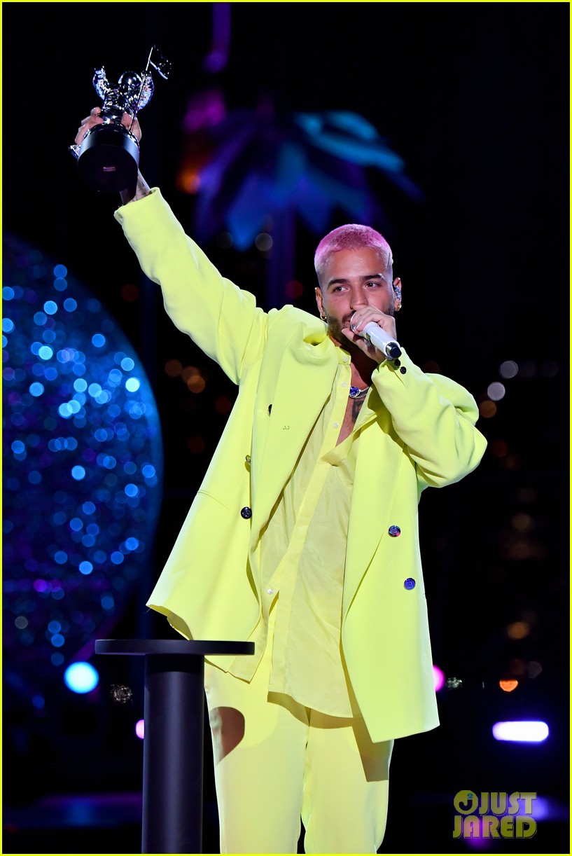 Maluma Wins His First Ever MTV VMAs Award!: Photo 4479306 | Pictures ...