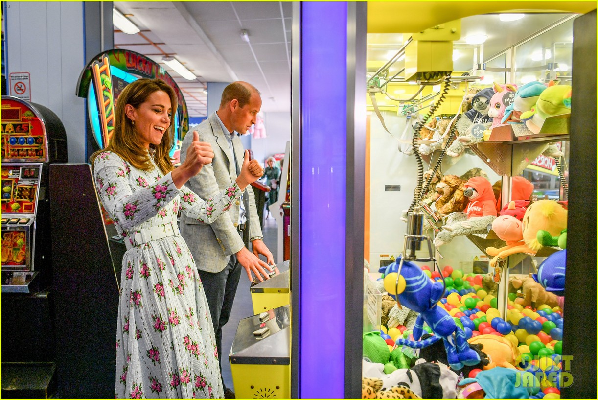 Kate Middleton & Prince William Play Arcade Games During Surprise Visit ...