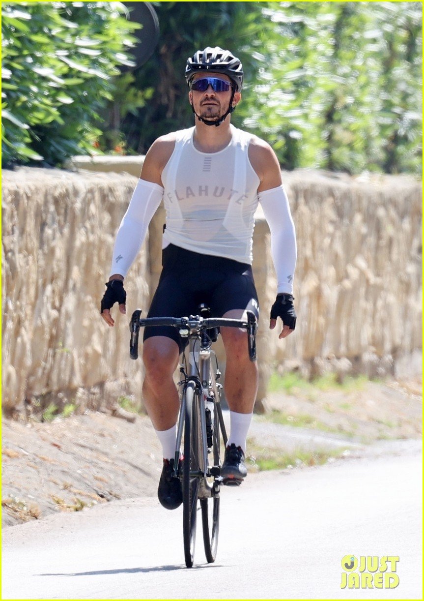 Orlando Bloom Rides His Super Expensive Festka Bike in Malibu: Photo ...
