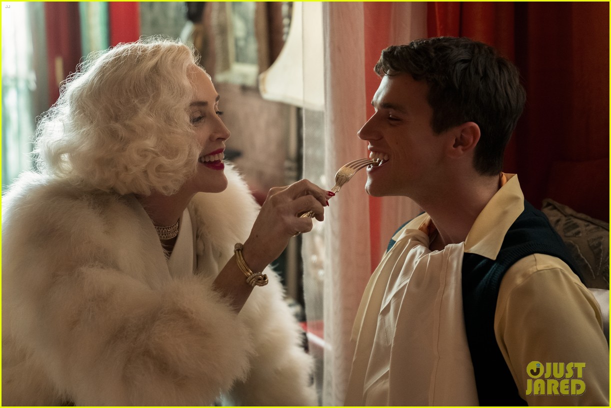 Sarah Paulson Brings 'One Flew Over the Cuckoo's Nest' Nurse To Life in ...