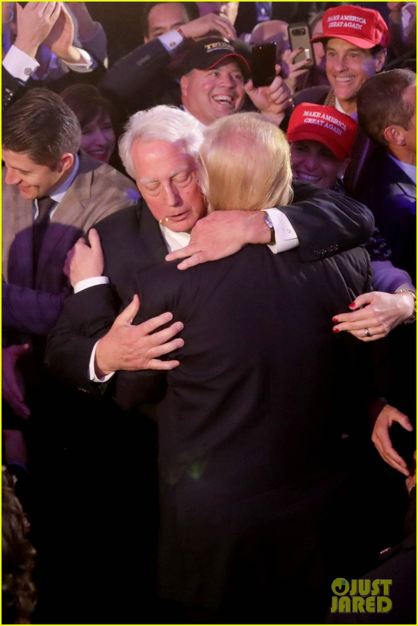 Donald Trump's Younger Brother Robert Dies at 71: Photo 4475531 ...