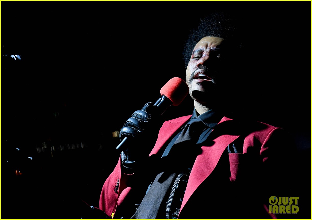 The Weeknd Opens MTV VMAs 2020 with 'Blinding Lights' Performance ...