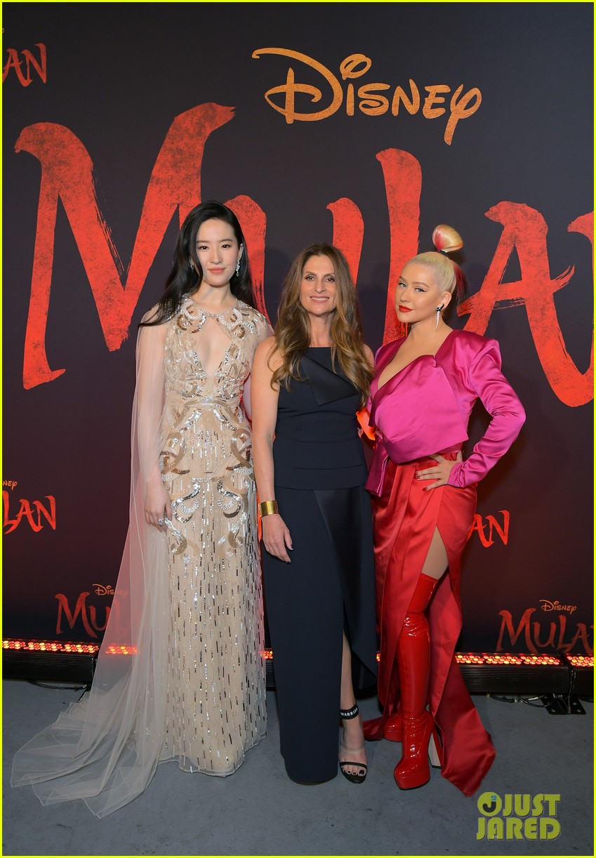 Christina Aguilera Live Tweets While Watching 'Mulan,' Reveals Which ...