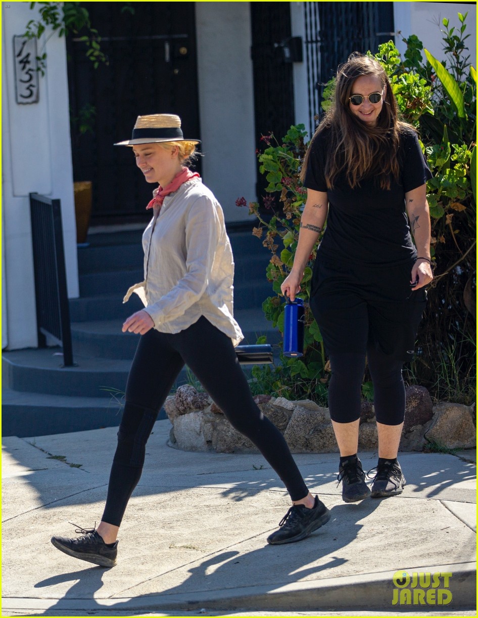 Amber Heard Hikes With A Friend After Launching Smear Campaign ...