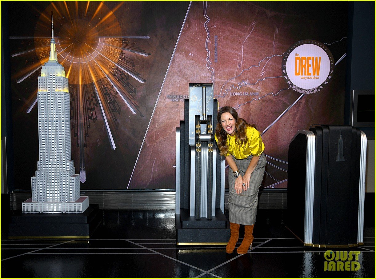 Drew Barrymore Lights Up the Empire State Building in Honor of Her New ...