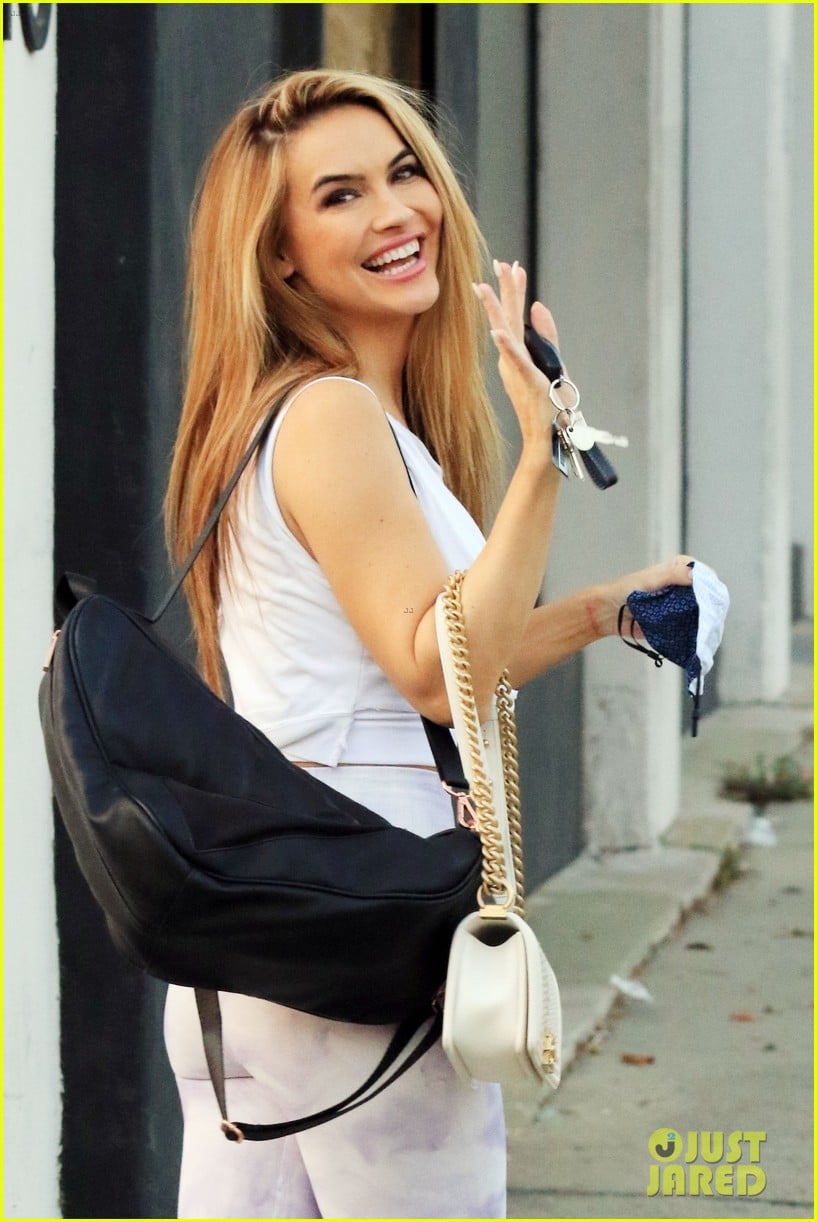 Chrishell Stause Says It Was 'Painful' Seeing Ex Justin Hartley Move On ...