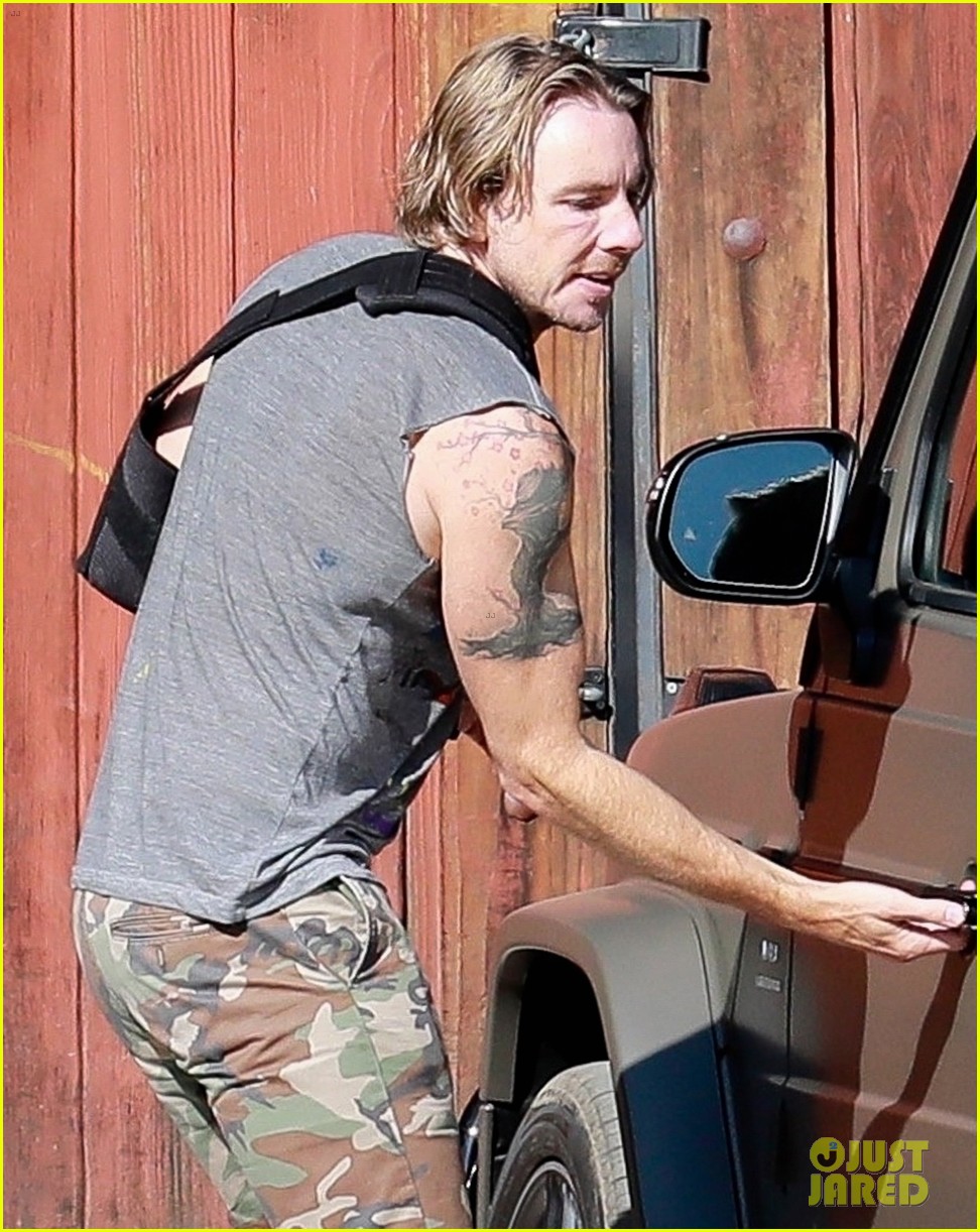 Dax Shepard Wears Arm Sling After Recent Motorcycle Accident: Photo ...