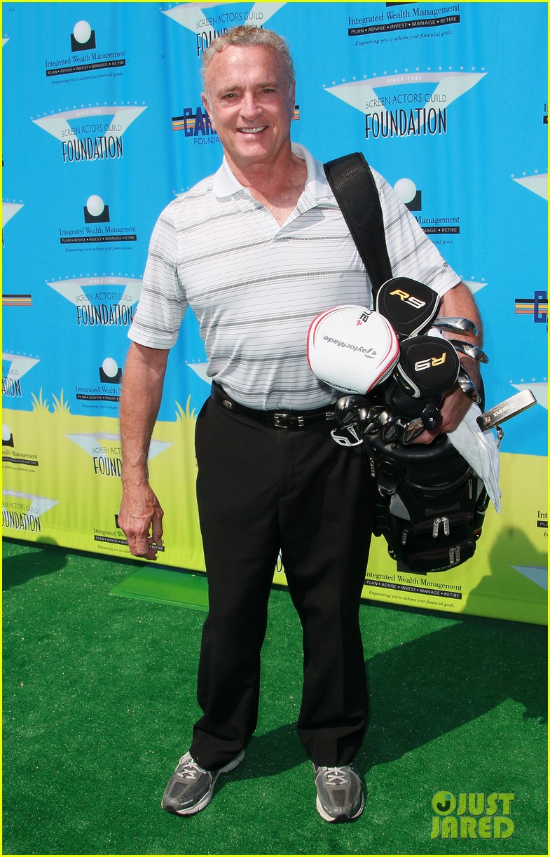 Kevin Dobson Dead - 'Knots Landing' & 'Kojak' Star Dies at 77: Photo ...