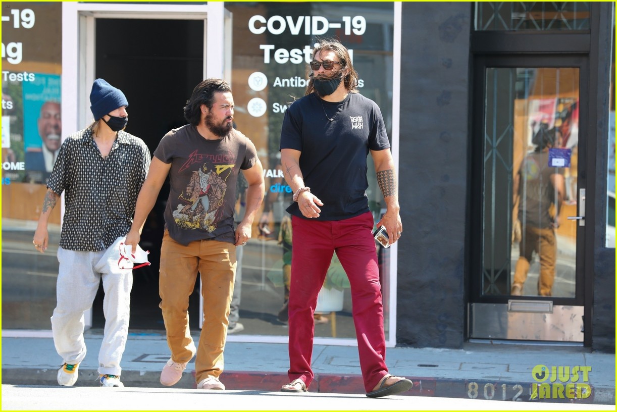 Jason Momoa Enjoys Lunch With Friends in LA: Photo 4479625 | Jason ...