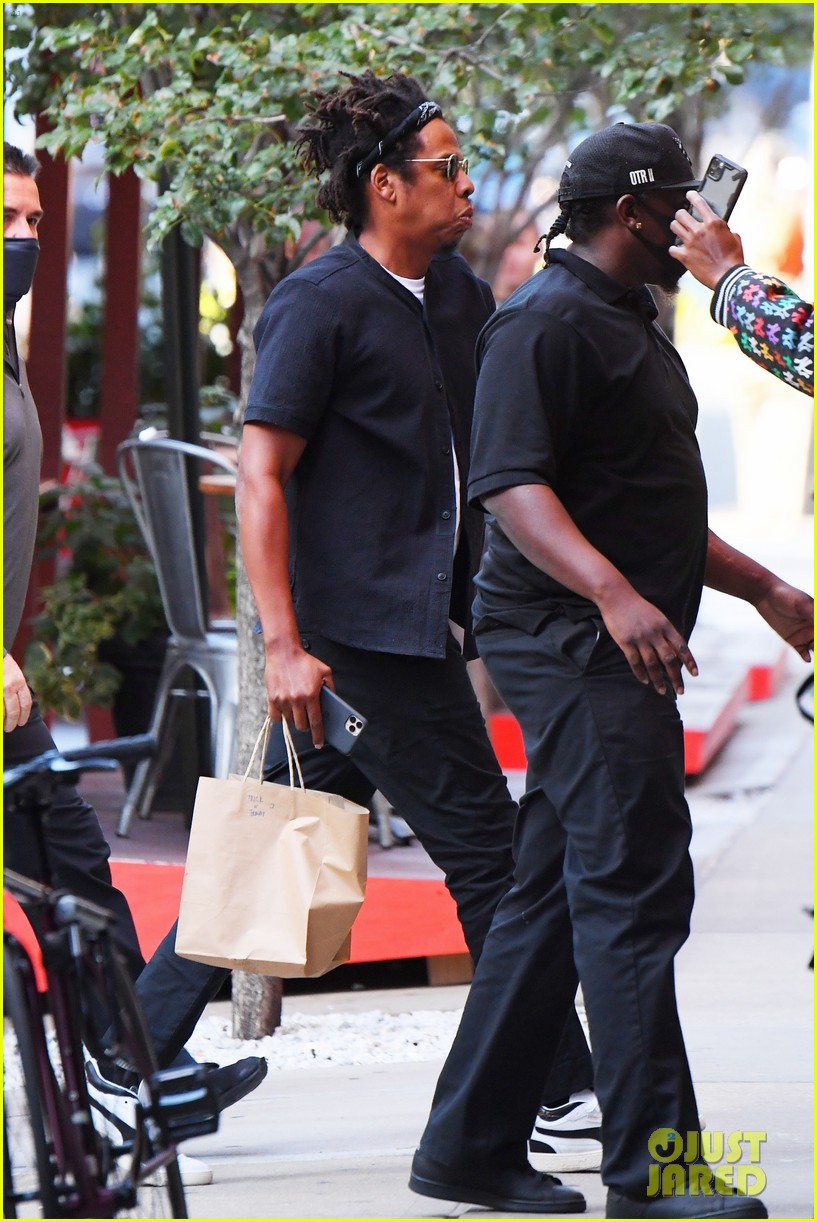 Jay-Z Steps Out in New York Amid Kanye West's Tweets About Him: Photo ...