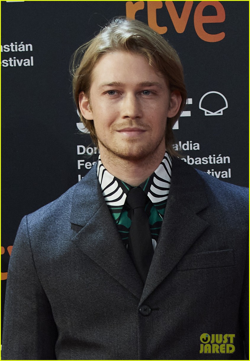 Joe Alwyn Wears Pink Floral Face Mask at San Sebastian Film Festival ...