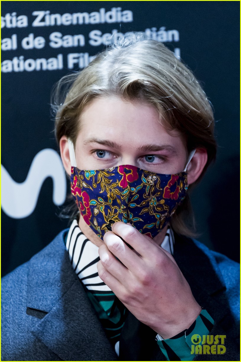 Joe Alwyn Wears Pink Floral Face Mask at San Sebastian Film Festival ...