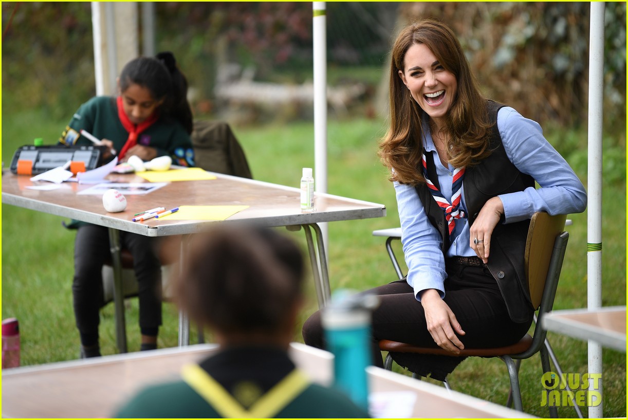 Duchess Kate Middleton Roasts Marshmallows with Scouts!: Photo 4488814 ...
