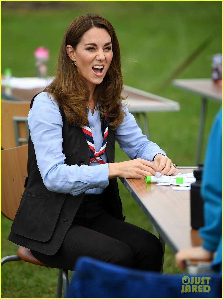 Duchess Kate Middleton Roasts Marshmallows with Scouts!: Photo 4488816 ...