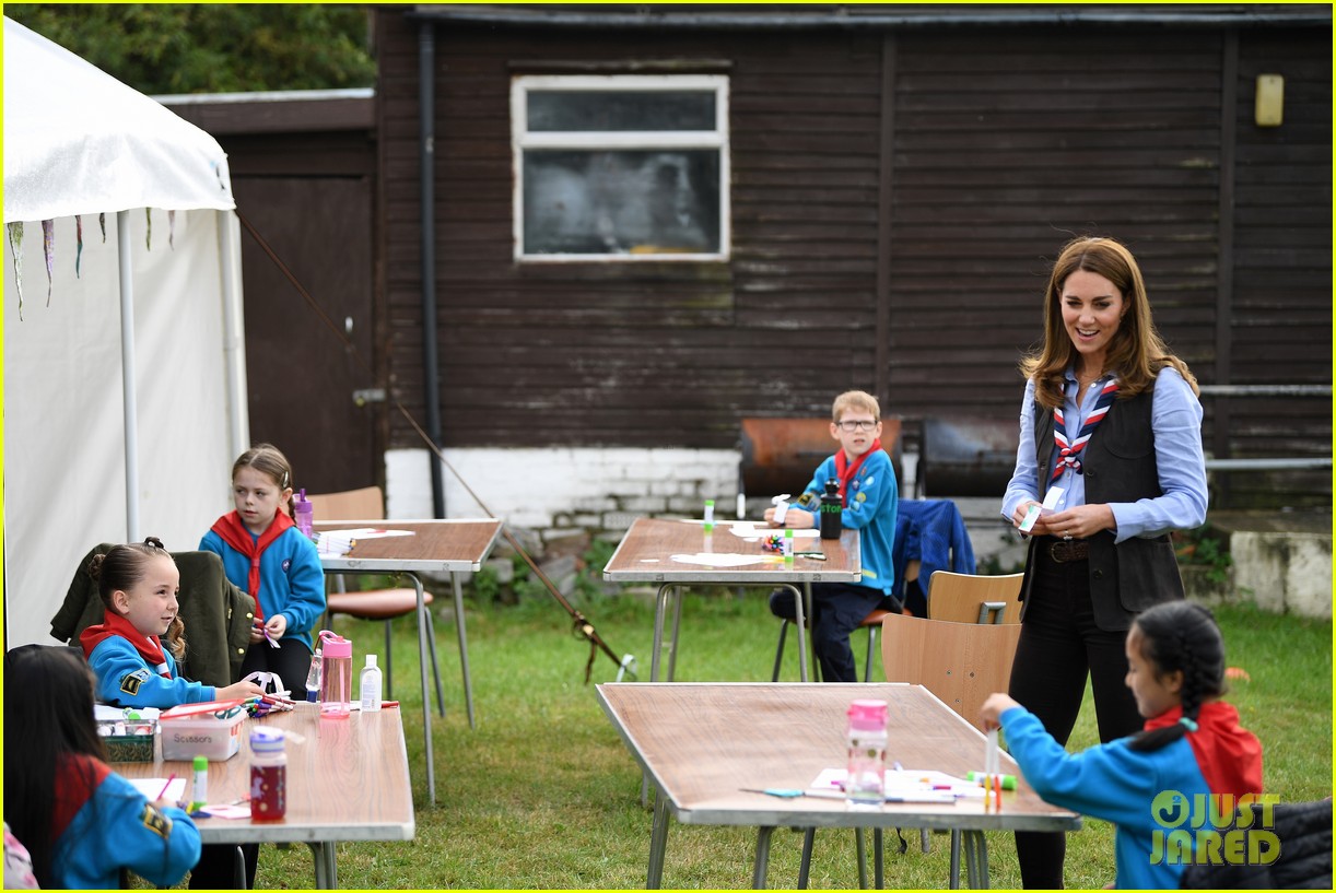 Duchess Kate Middleton Roasts Marshmallows with Scouts!: Photo 4488824 ...