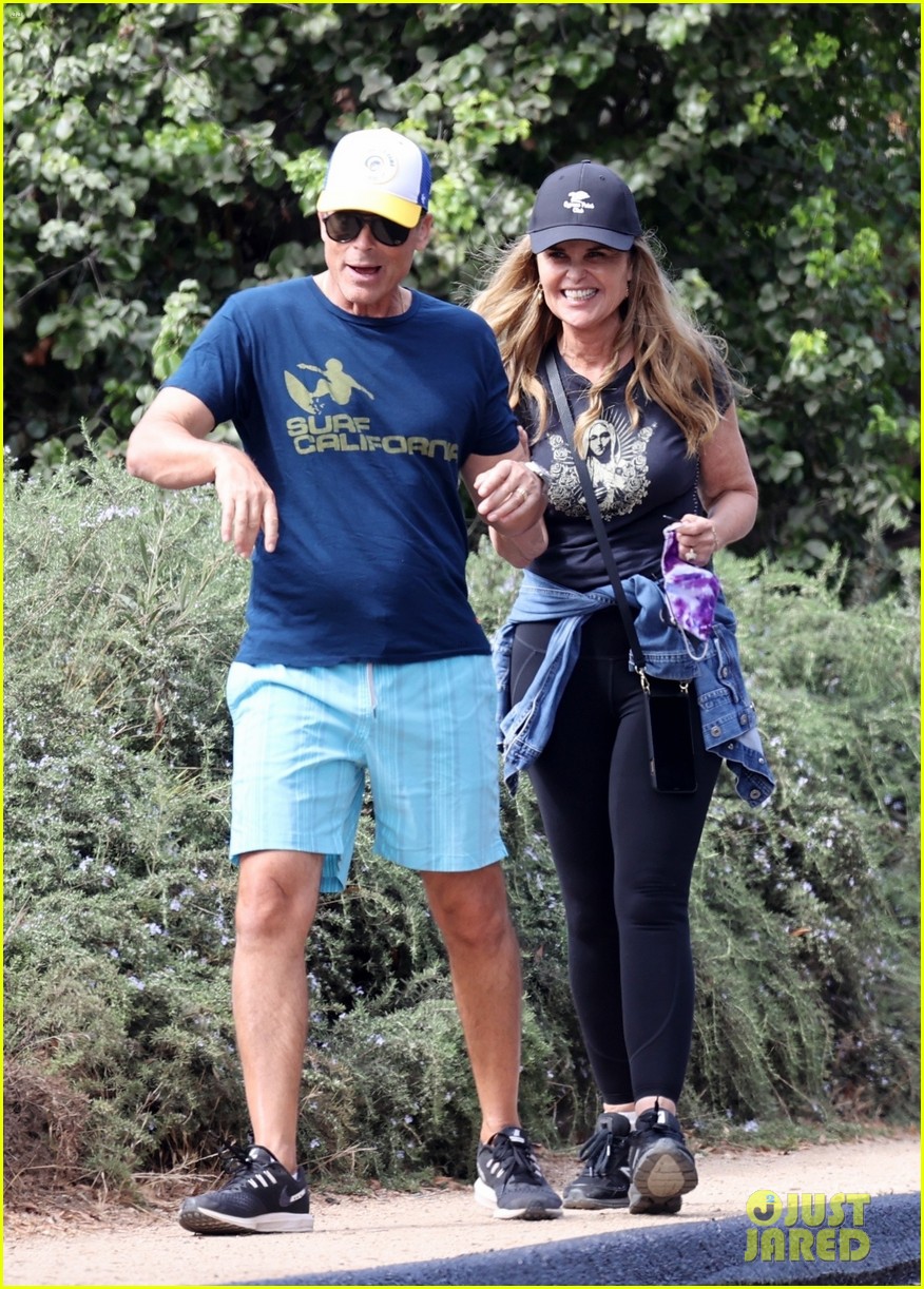 Longtime Friends Rob Lowe & Maria Shriver Spotted On a Walk in ...