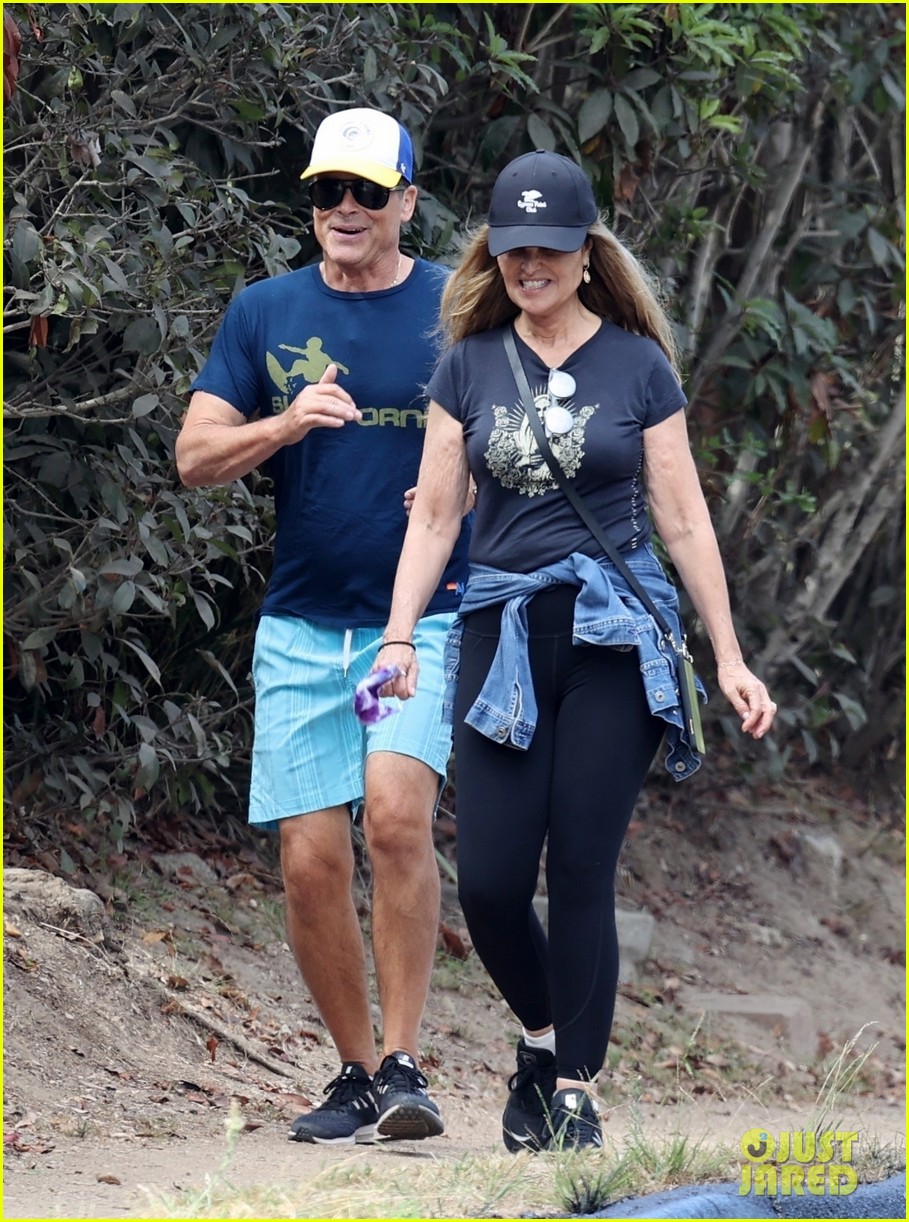 Longtime Friends Rob Lowe & Maria Shriver Spotted On a Walk in ...