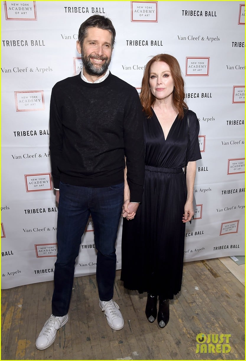 Julianne Moore Shares Secret to a Great Marriage After 24 Years with ...