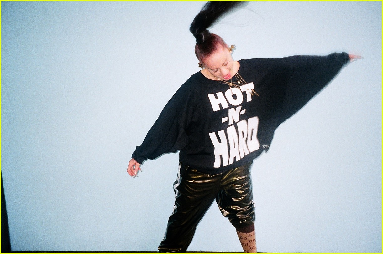 Photo: sarah hudson 10 fun facts 2020 02 | Photo 4488988 | Just Jared ...