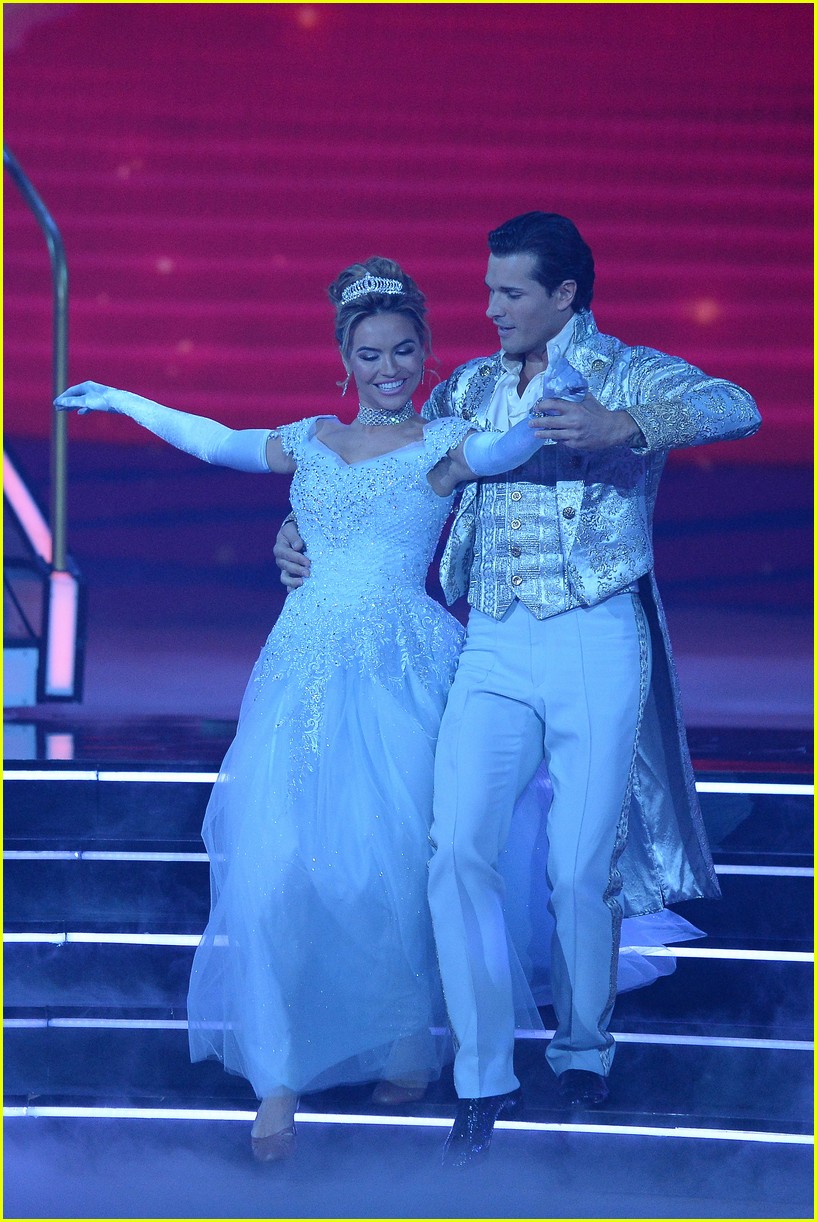 Chrishell Stause Has a Cinderella Moment on 'DWTS,' Earns Her Best ...
