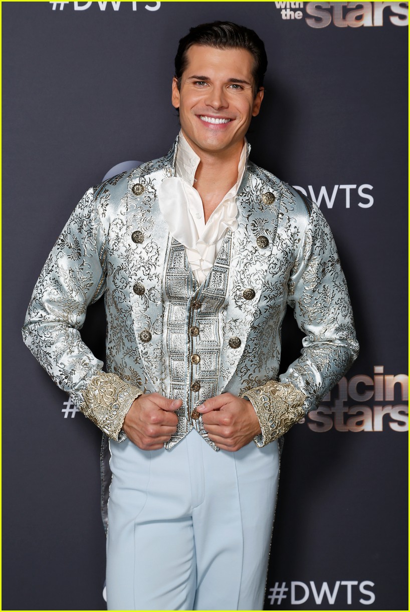 Chrishell Stause Has a Cinderella Moment on 'DWTS,' Earns Her Best ...