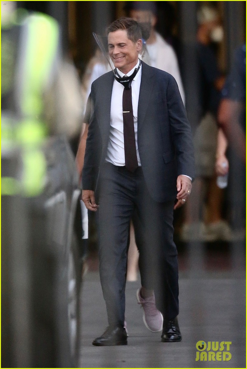 Rob Lowe, Allison Janney, & More 'West Wing' Cast Members Arrive for ...