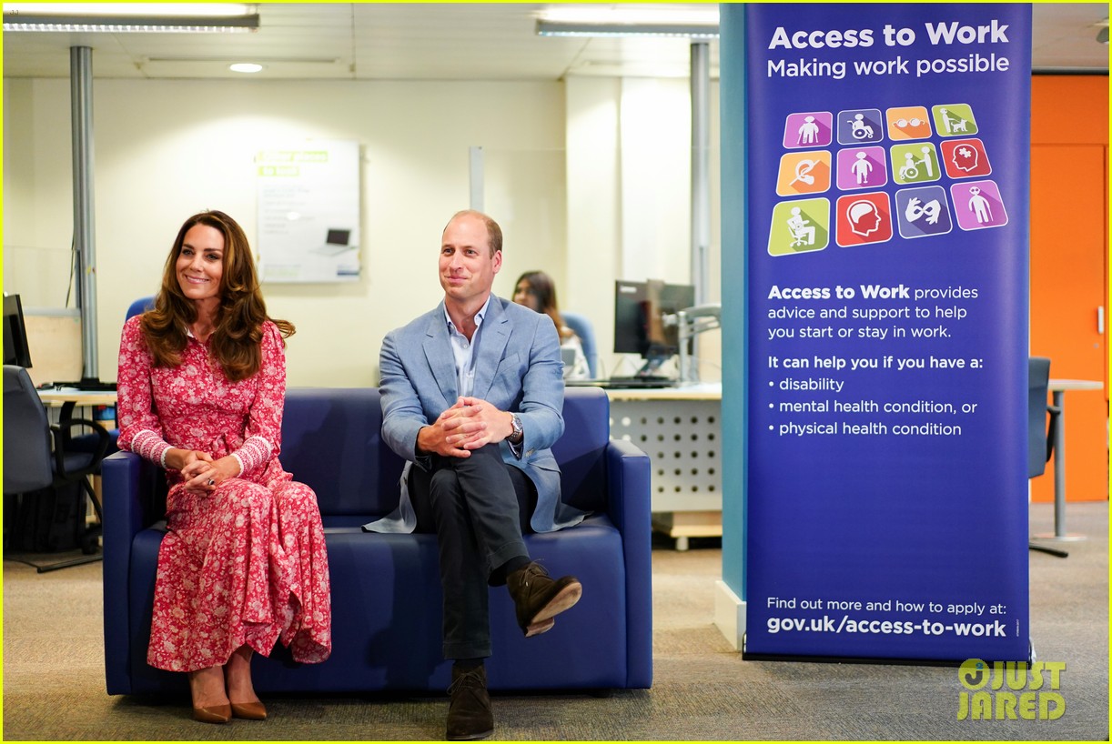 Prince William & Kate Middleton Bake Bread in Their Face Masks During ...