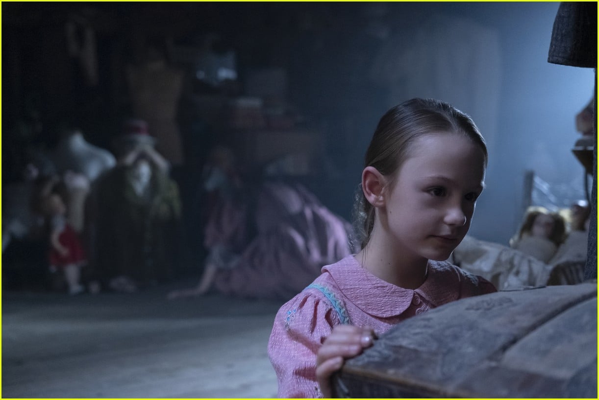 Here's Why Bly Manor's Amelie Bea Smith Might Sound Super Familiar ...