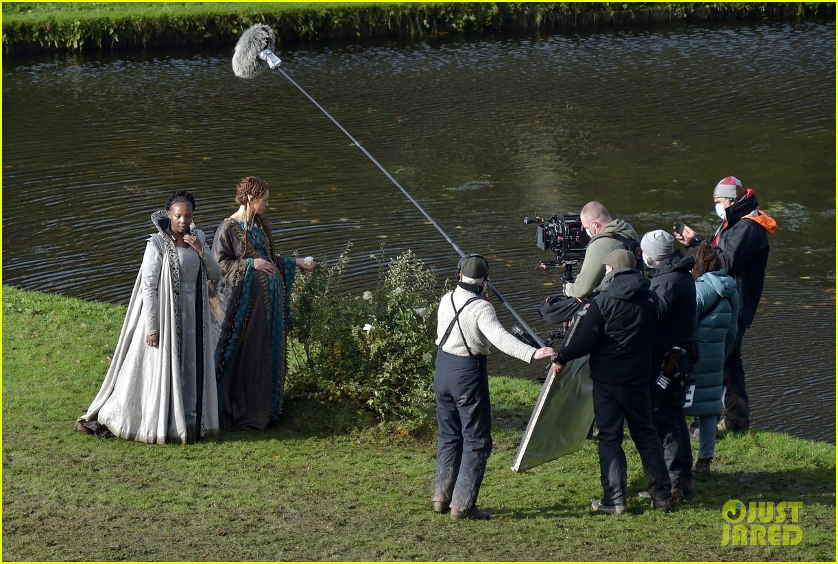 New 'Witcher' Set Photos Reveal Eamon Farren's Cahir Armor Changes For ...