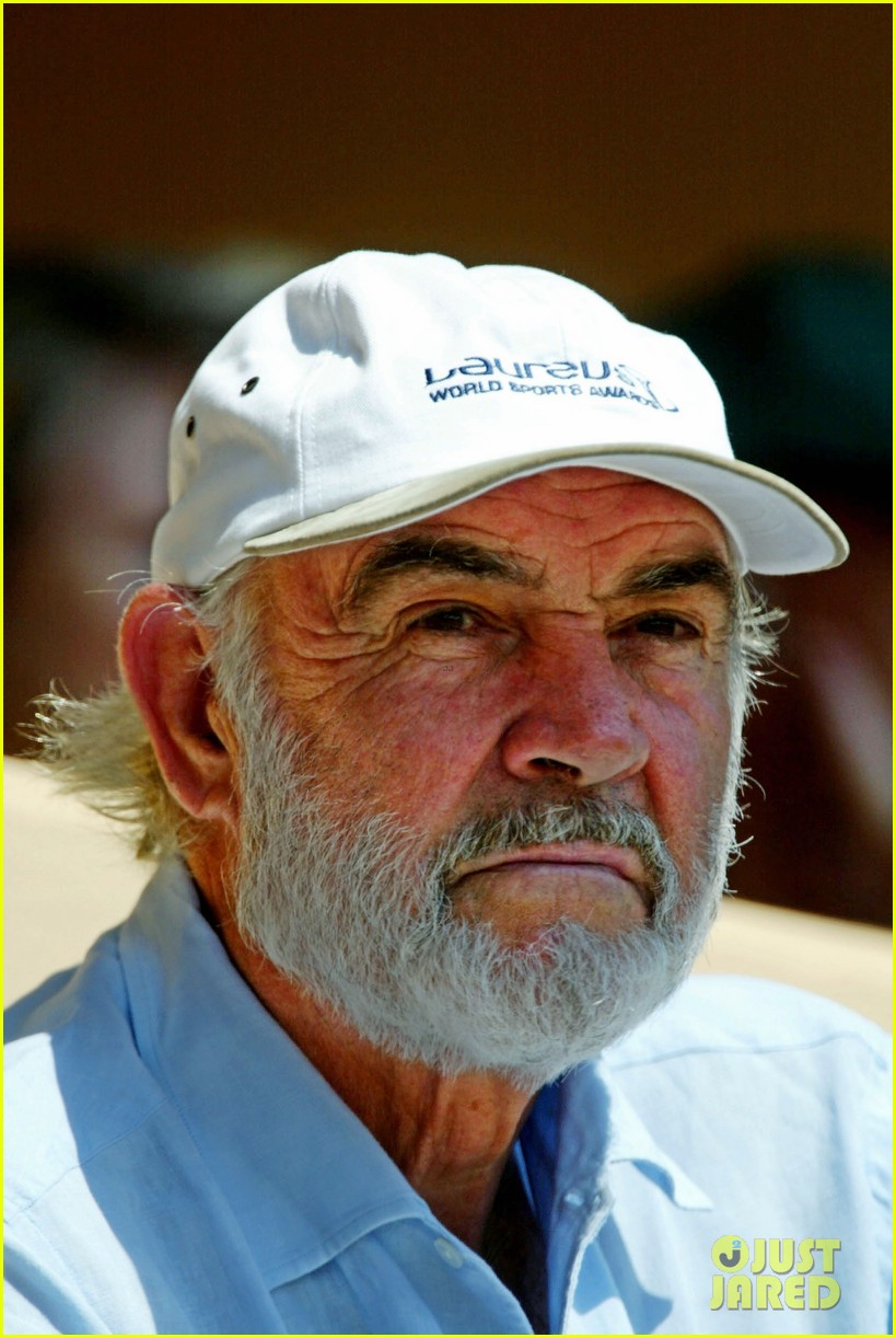 Sean Connery Dead - Iconic James Bond Actor Dies at 90: Photo 4496644 ...