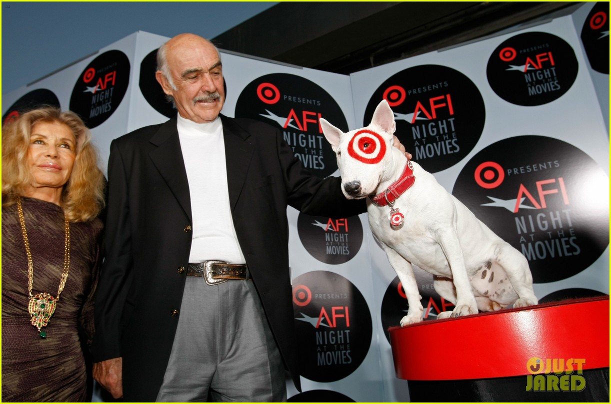 Sean Connery Dead - Iconic James Bond Actor Dies at 90: Photo 4496658 ...