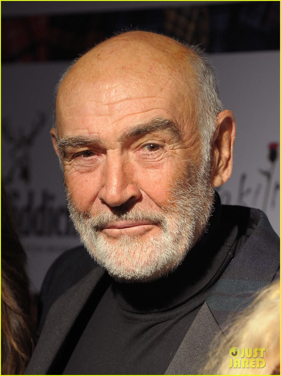 Sean Connery Dead - Iconic James Bond Actor Dies at 90: Photo 4496663 ...