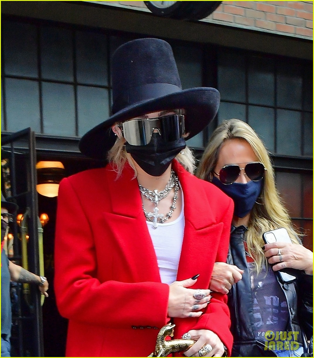 Miley Cyrus Is Fashion Forward In a Top Hat & Red Coat in New York City ...