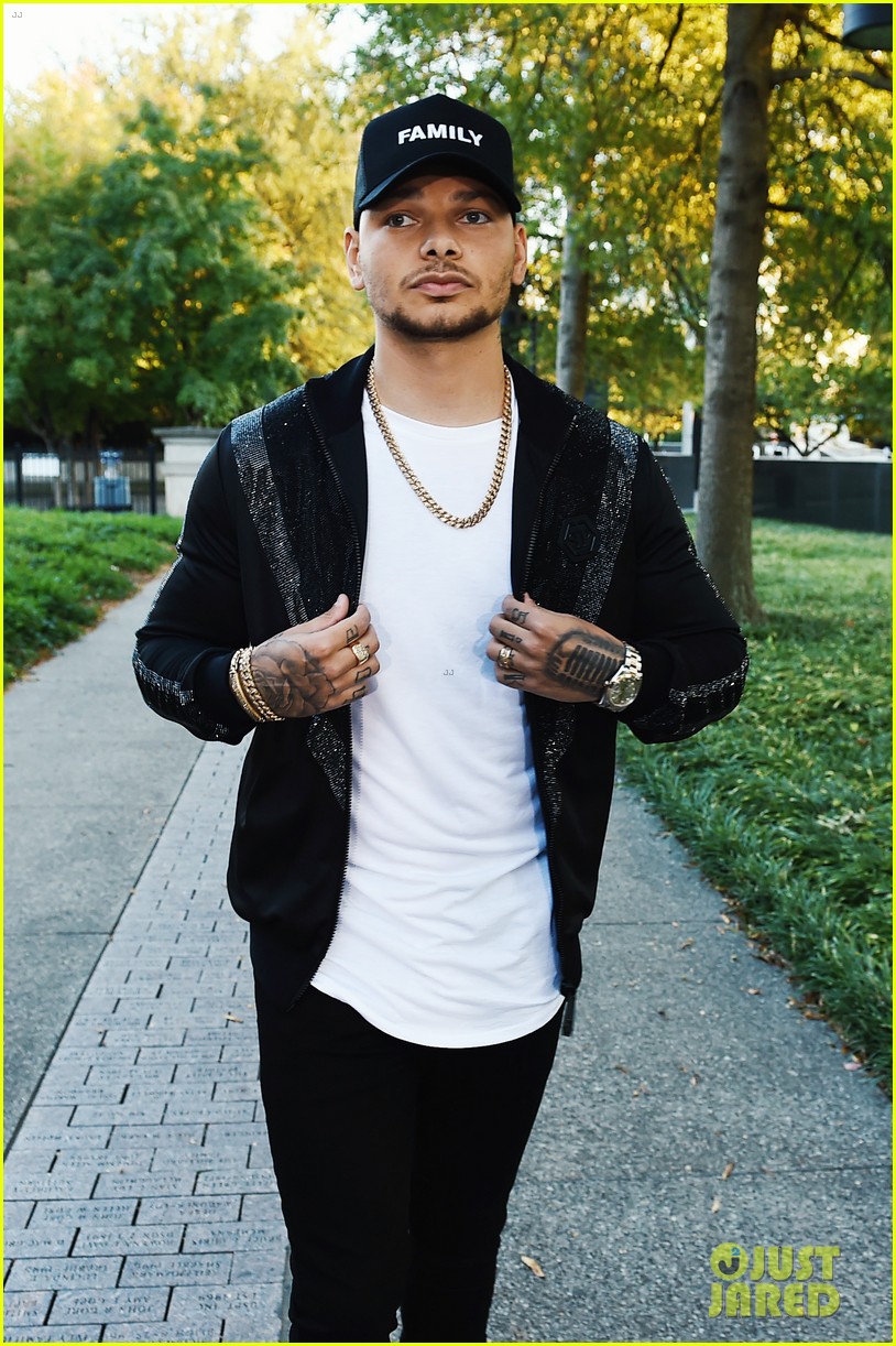 Kane Brown Performs 'Worship You' at CMT Awards 2020: Photo 4494501 ...