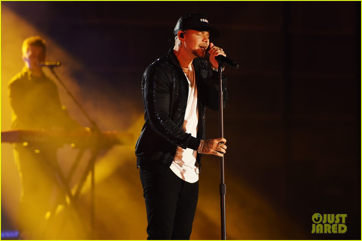 Kane Brown Performs 'Worship You' at CMT Awards 2020: Photo 4494503 ...