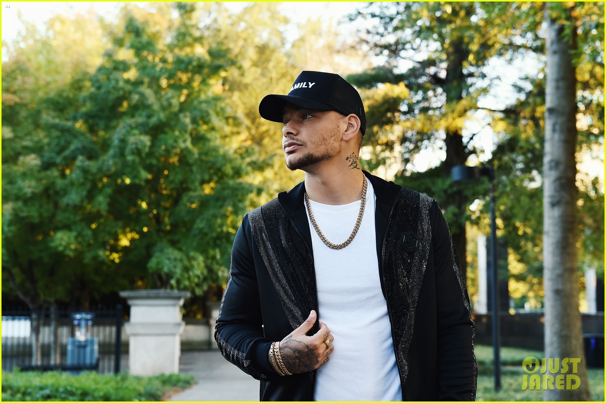 Kane Brown Performs 'Worship You' at CMT Awards 2020: Photo 4494507 ...