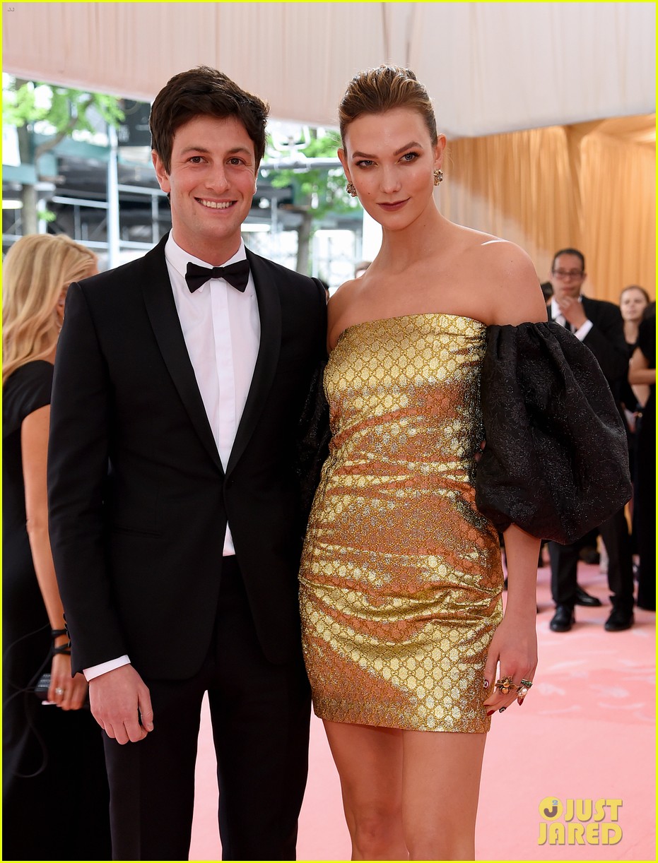 Karlie Kloss Is Pregnant, Expecting First Child with Joshua Kushner: Photo 4496253 | Pregnant ...