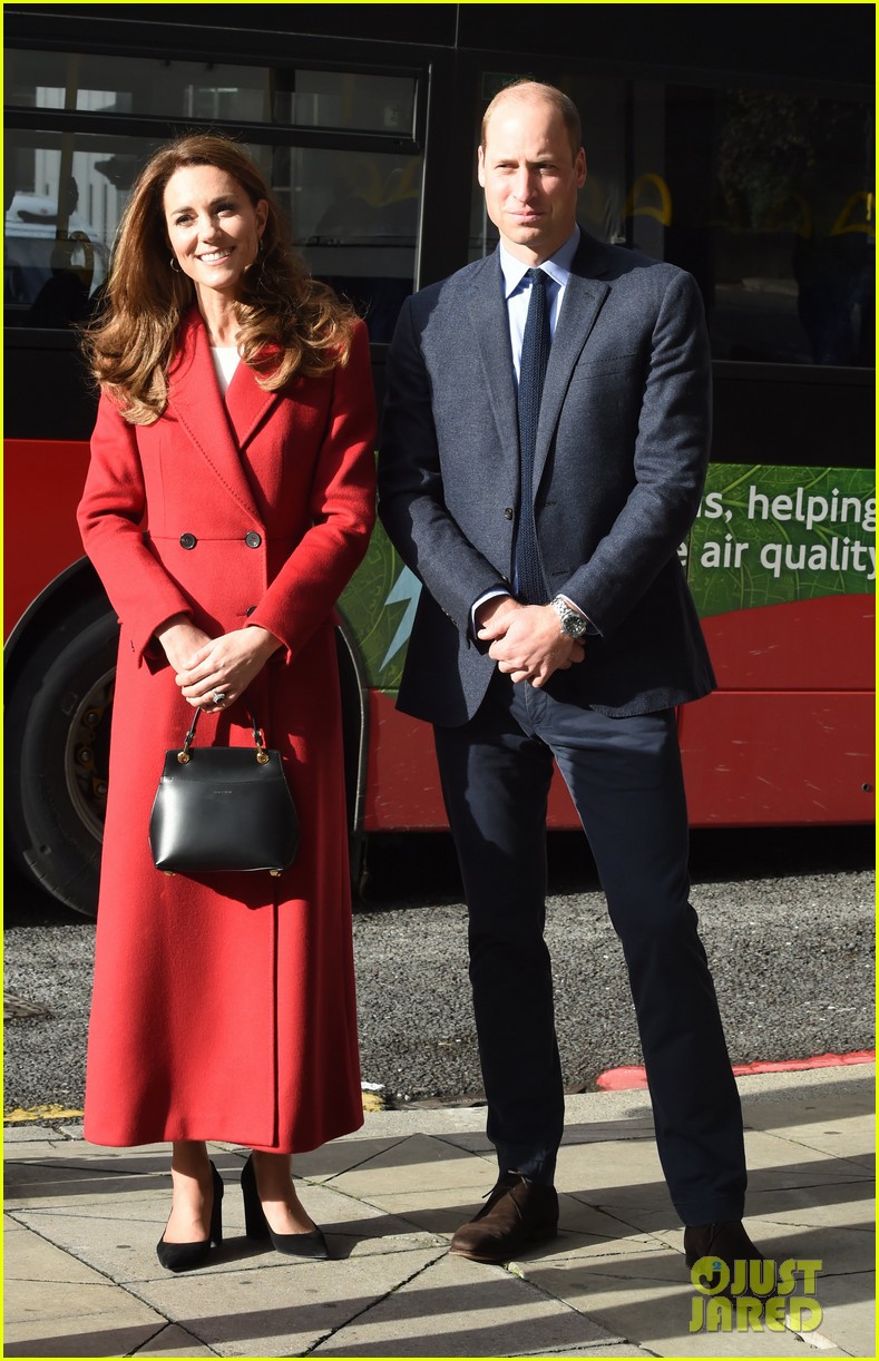Photo: kate middleton prince william masks 02 | Photo 4493959 | Just ...