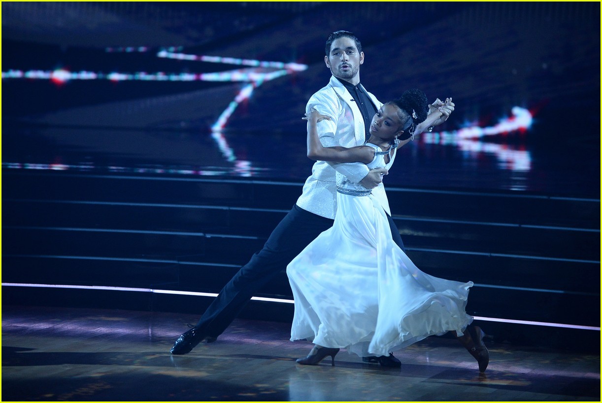 Skai Jackson Earns First 10 of 'DWTS' Season for Dance Dedicated to ...