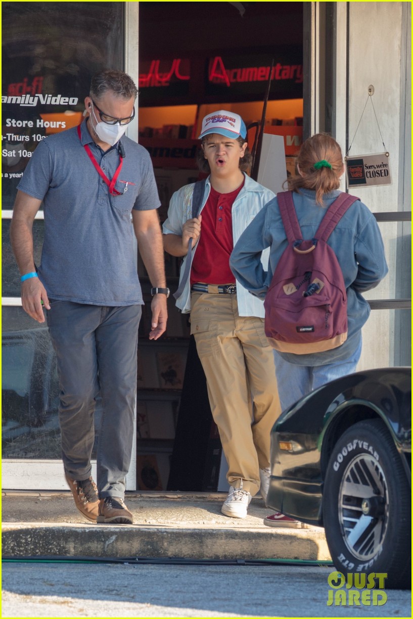 'Stranger Things' Stars Film a Scene at a Video Store - See Photos ...