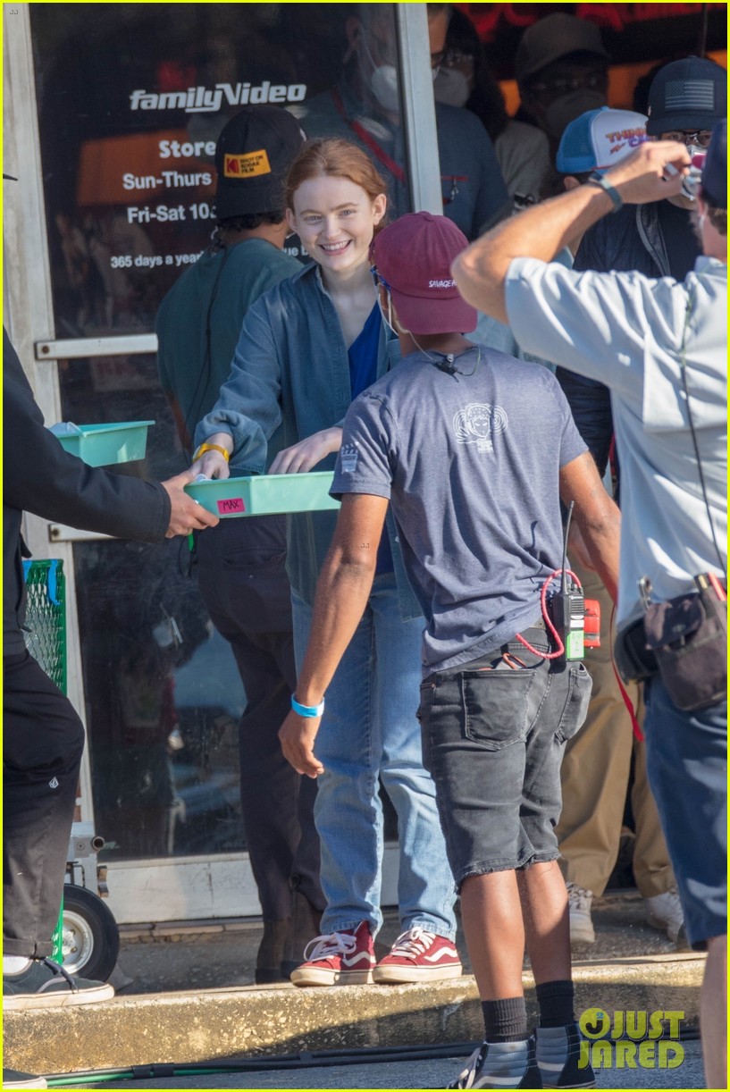 'Stranger Things' Stars Film a Scene at a Video Store - See Photos ...