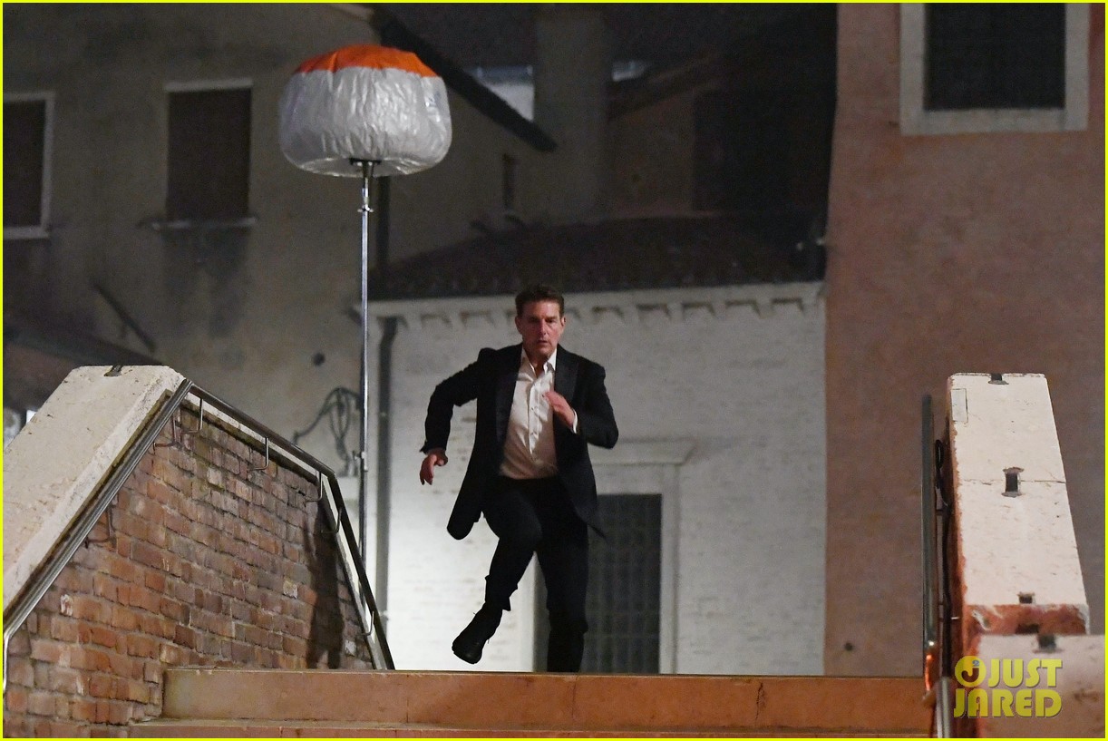 Tom Cruise & Rebecca Ferguson Run Across Bridges While Filming 'Mission ...