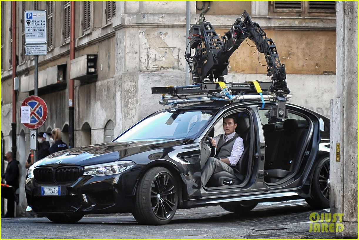 Tom Cruise & Hayley Atwell Film an Intense 'Mission Impossible 7' Car ...