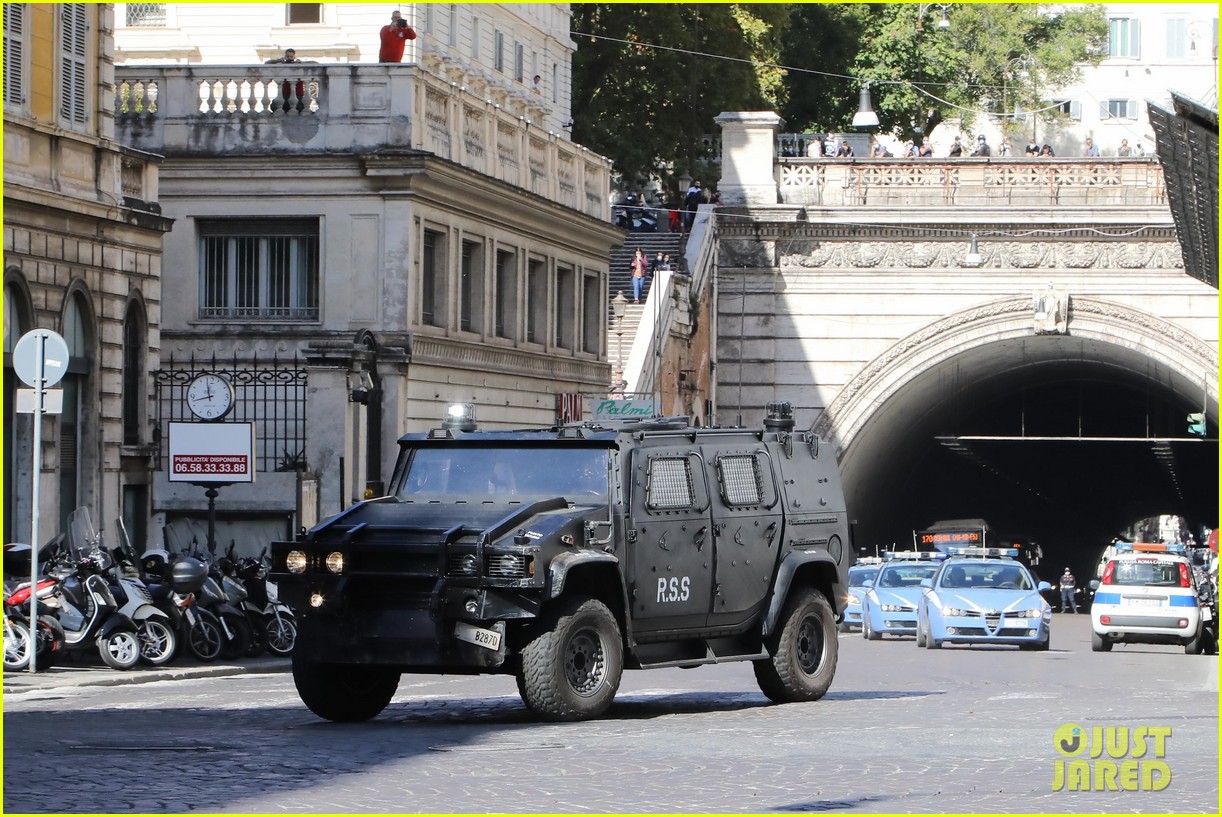Tom Cruise Is All Smiles Filming 'Mission: Impossible 7' in Rome: Photo ...