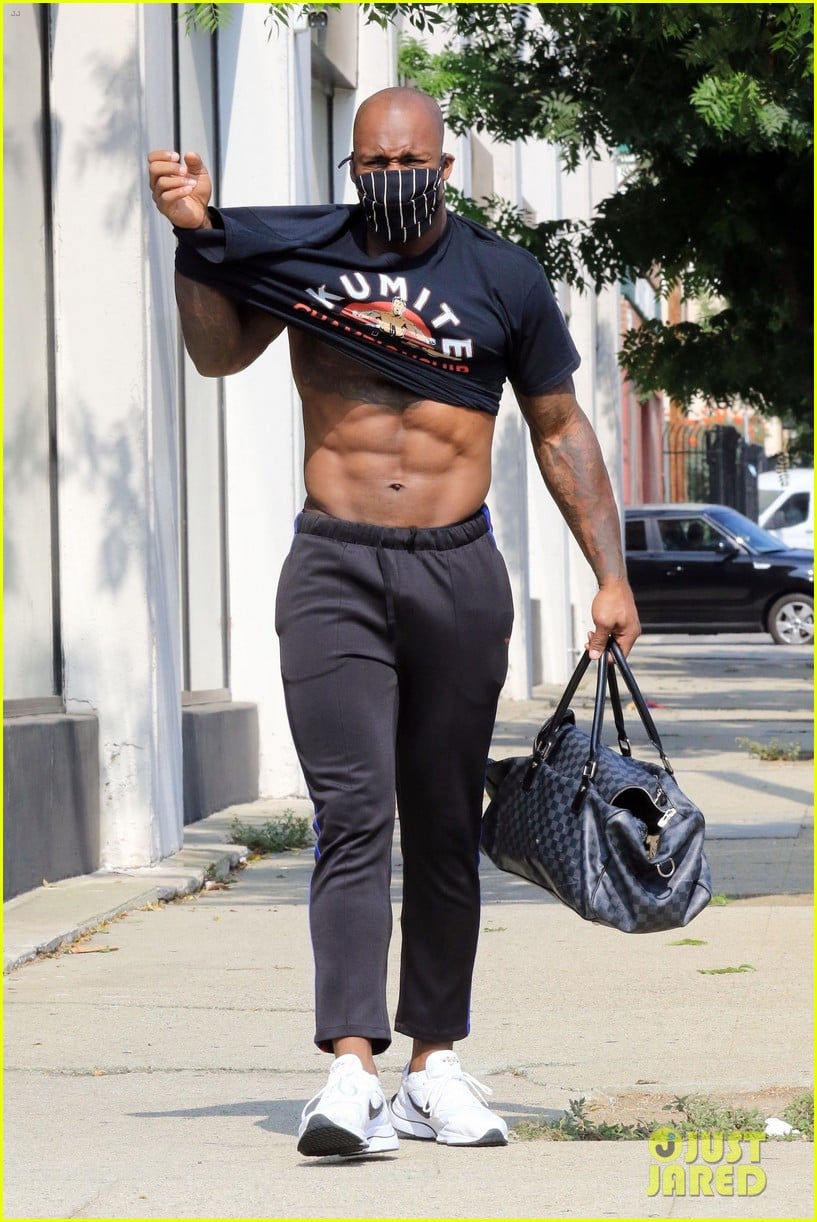 Vernon Davis Flaunts His Ripped Abs at 'DWTS' Practice!: Photo 4491182 ...