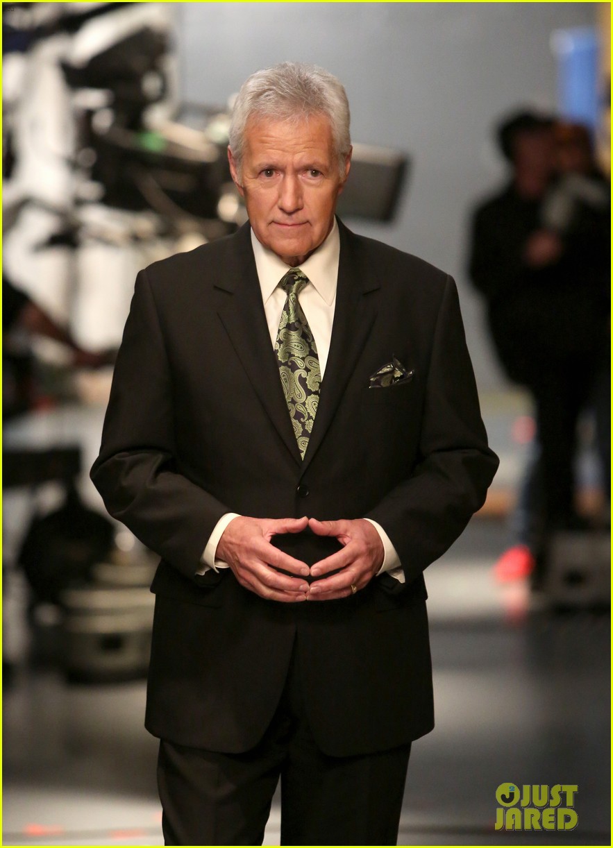 Alex Trebek Dead - Beloved 'Jeopardy' Host Dies at 80: Photo 4498725 | RIP Pictures | Just Jared