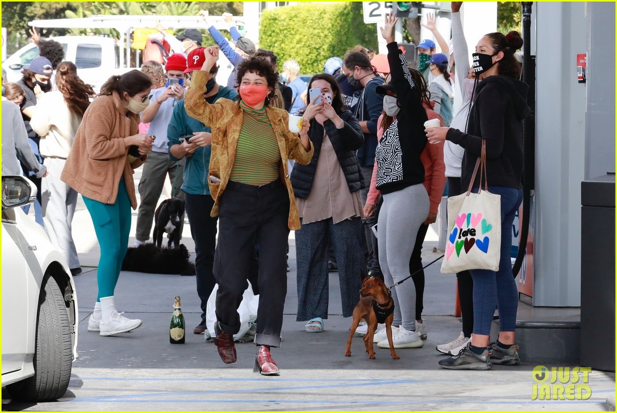 These Photos of Alia Shawkat Dancing in the L.A. Streets to Celebrate ...