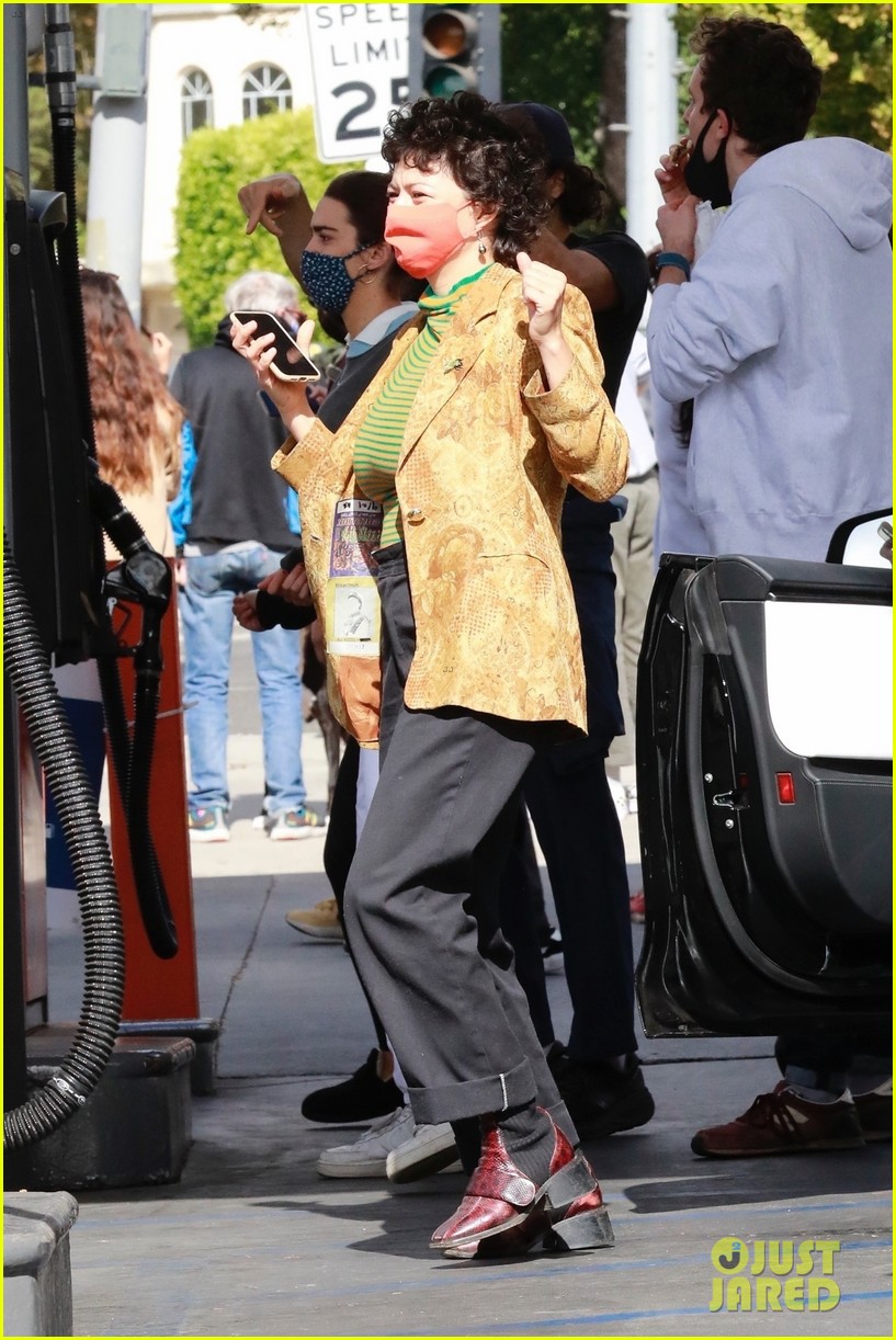 These Photos of Alia Shawkat Dancing in the L.A. Streets to Celebrate ...