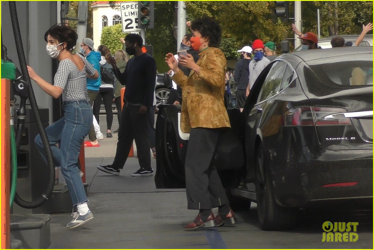 These Photos of Alia Shawkat Dancing in the L.A. Streets to Celebrate ...